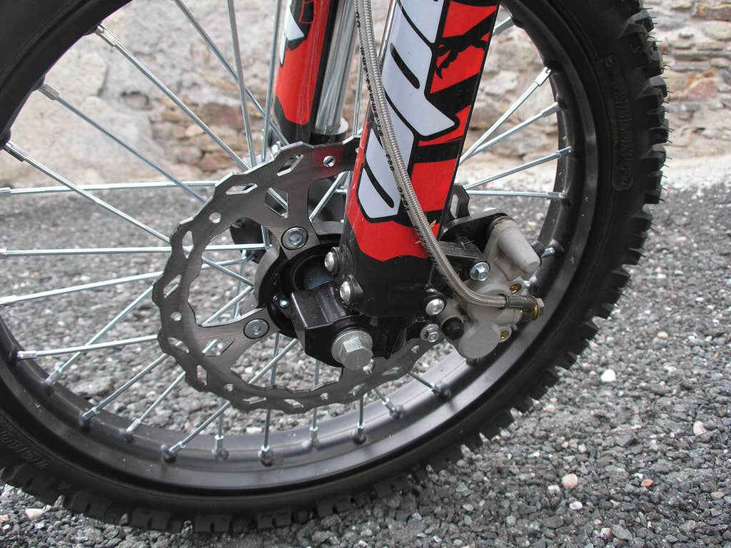 Stomp WPB Race 140 (NOVÁ, 2021), 40.990 Kč - TipMoto.com