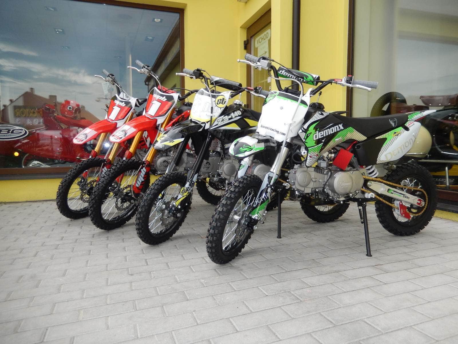 Stomp WPB Race 140 (NOVÁ, 2025), 40.990 Kč - TipMoto.com