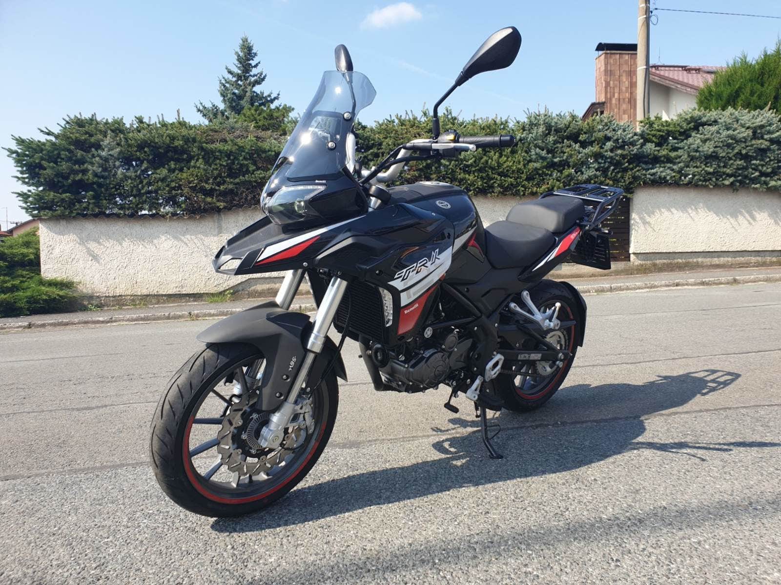 Benelli TRK 251 (NOVÁ, 2022), 99.990 Kč - TipMoto.com