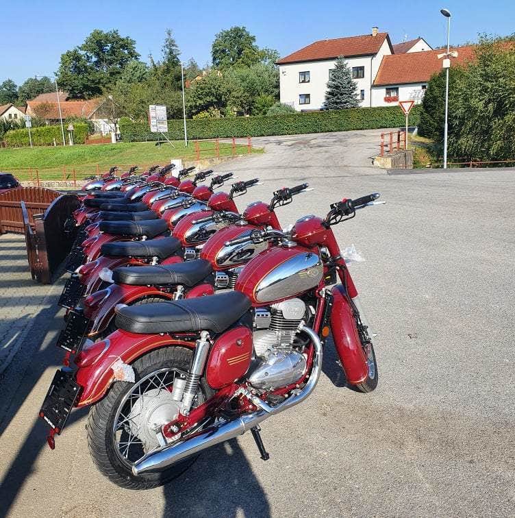 Jawa 300 CL (NOVÁ, 2025), 129.700 Kč - TipMoto.com