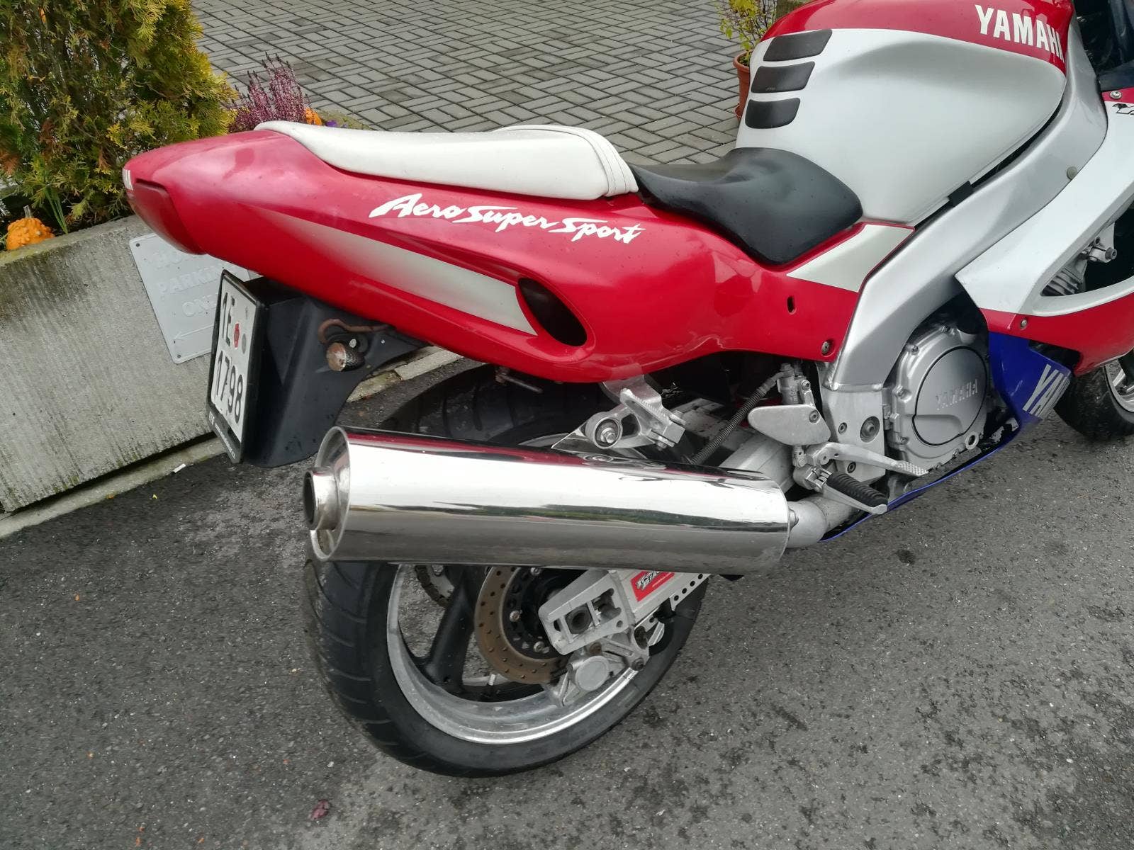 Yamaha YZF 1000 R Thunderace (1997), 33.000 Kč - TipMoto.com