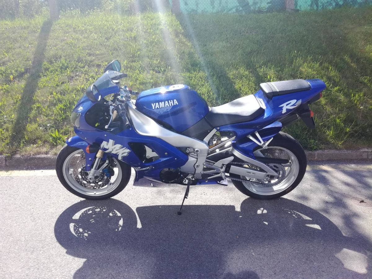 Yamaha YZF-R1 (1998), 300.000 Kč - TipMoto.com