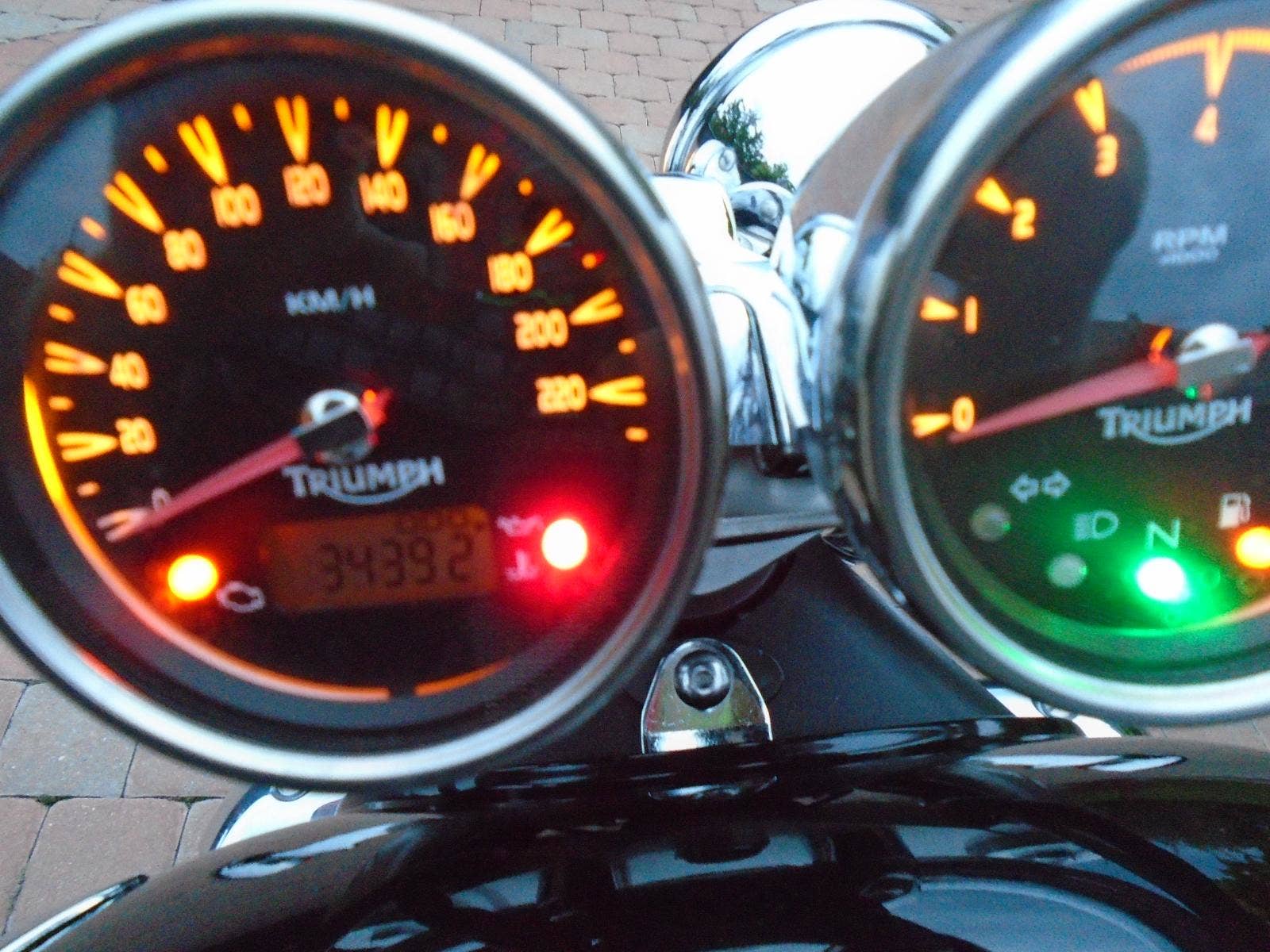 Triumph Rocket III Classic (2007), 215.000 Kč - TipMoto.com