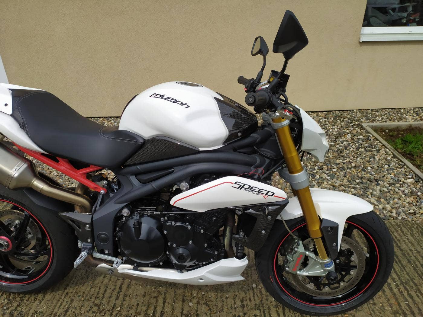 Triumph Speed Triple 1050 R (2012), 165.000 Kč - TipMoto.com
