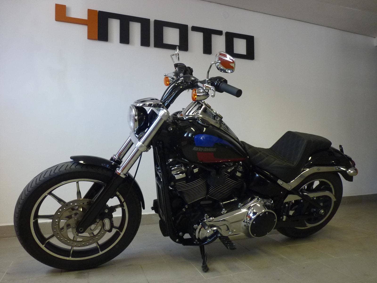 Harley-Davidson FXLR Softail Low Rider (2018), 339.000 Kč - TipMoto.com