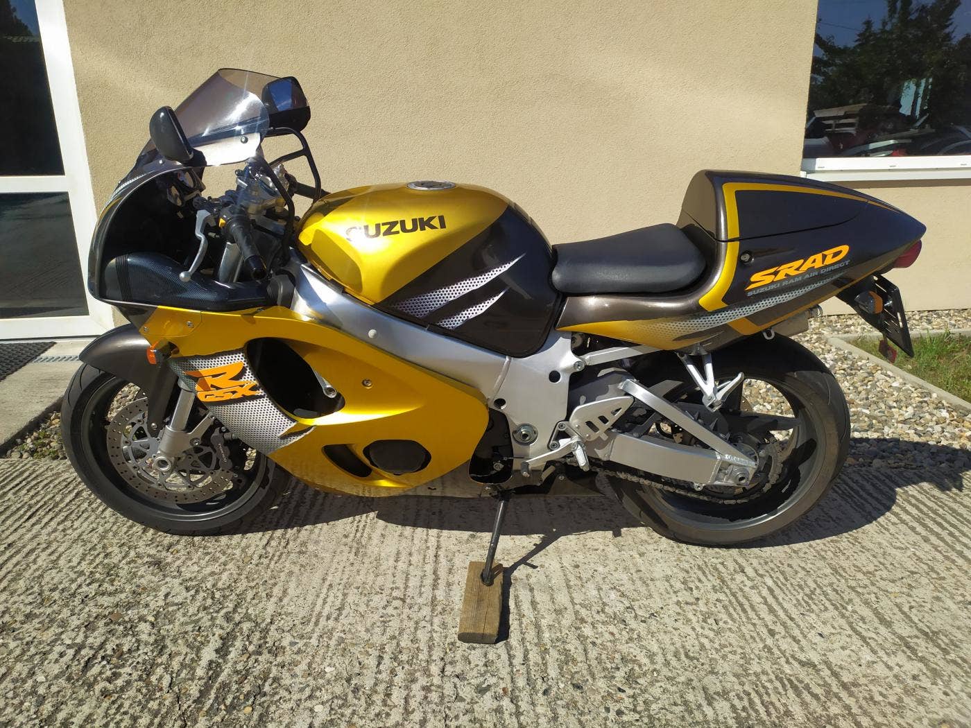 Suzuki GSXR 750 SRAD (1996), 65.000 Kč - TipMoto.com