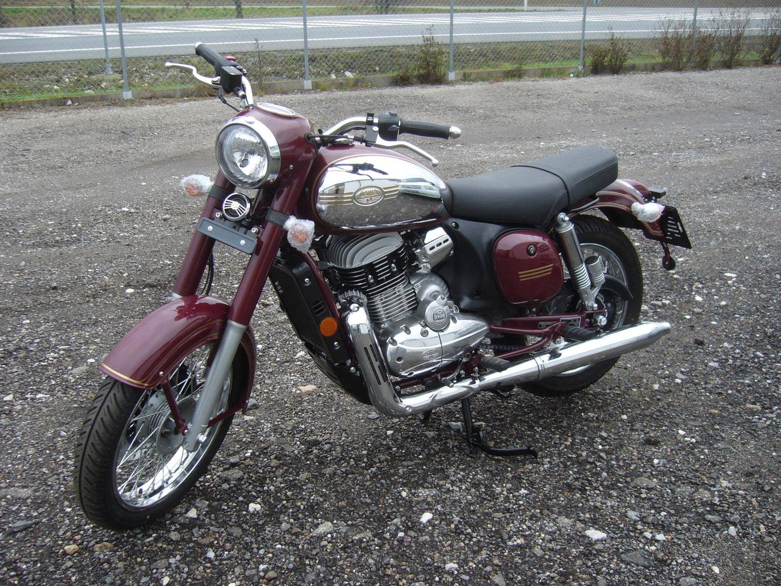 Jawa CL 300 KÝVAČKA (NOVÁ, 2025), 129.700 Kč - TipMoto.com