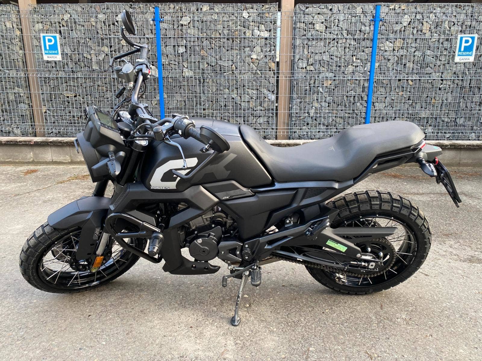 Zontes 125 GK Scrambler drátěná kola (NOVÁ, 2025), 91.900 Kč - TipMoto.com