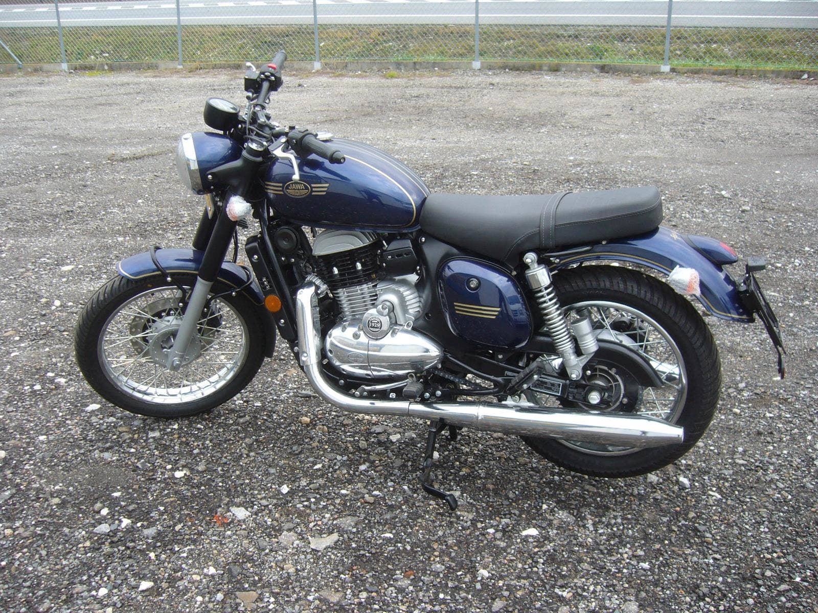 Jawa 300 CL , LIMITED EDITON , KÝVAČKA (2025), 129.900 Kč - TipMoto.com