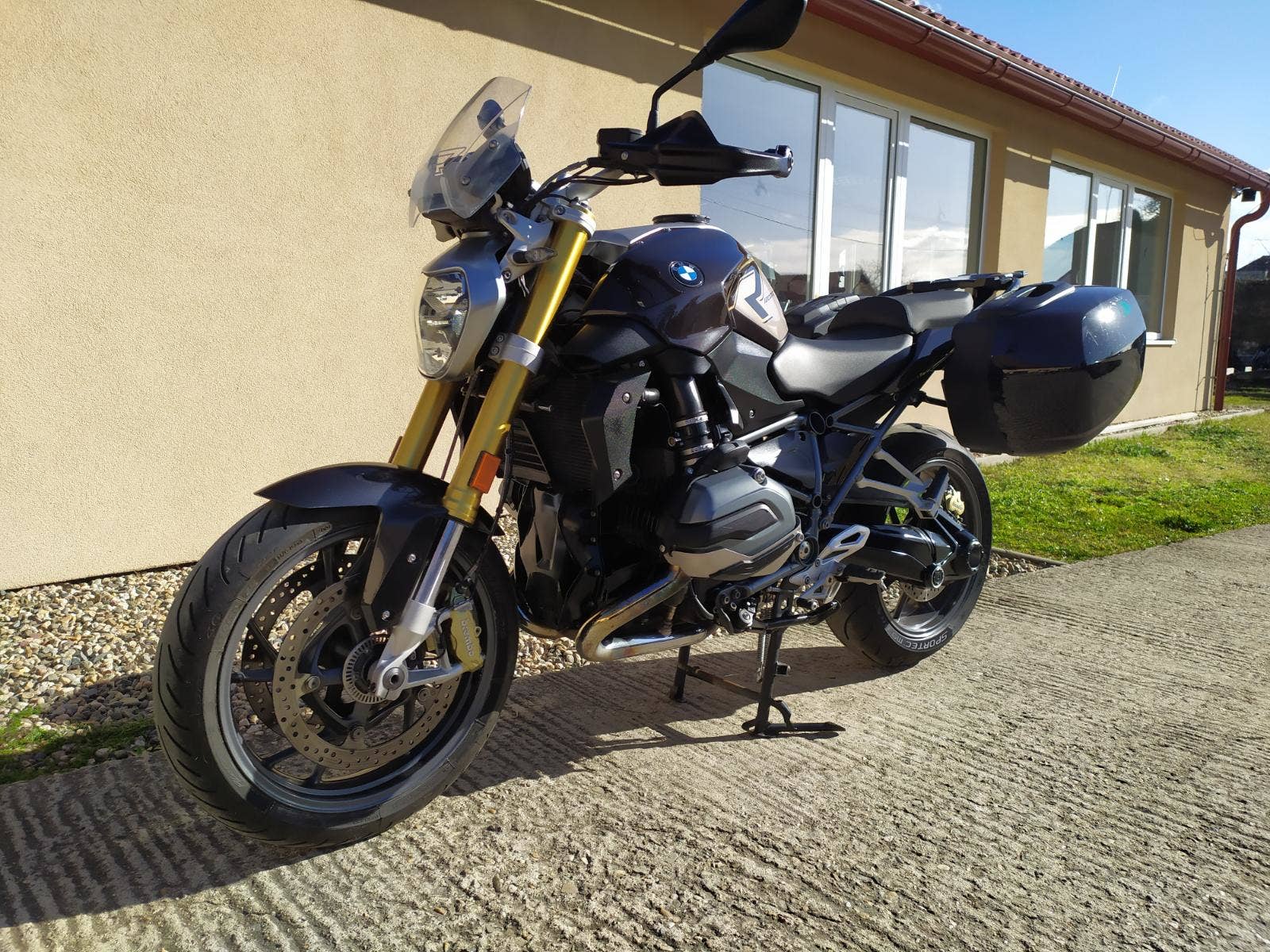 BMW R 1200 R LC (2018), 235.000 Kč - TipMoto.com