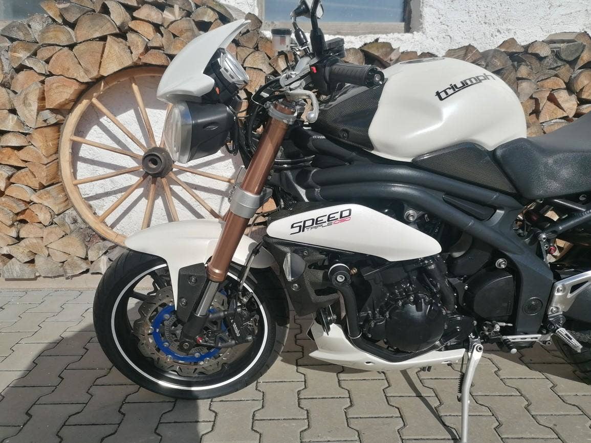 Triumph Speed Triple (2011), 142.900 Kč - TipMoto.com