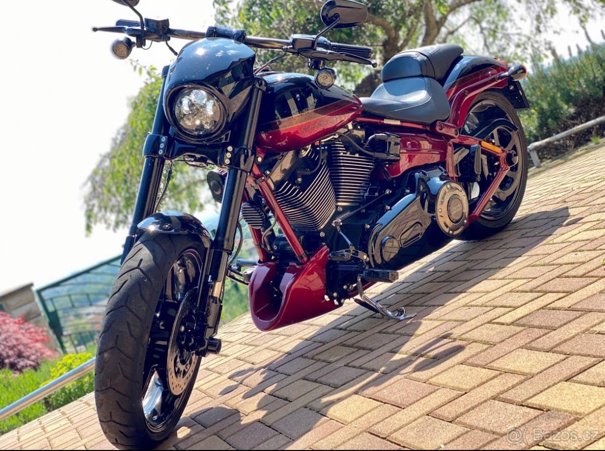 Harley-Davidson FXSE Softail Breakout CVO (2017), 699.000 Kč - TipMoto.com