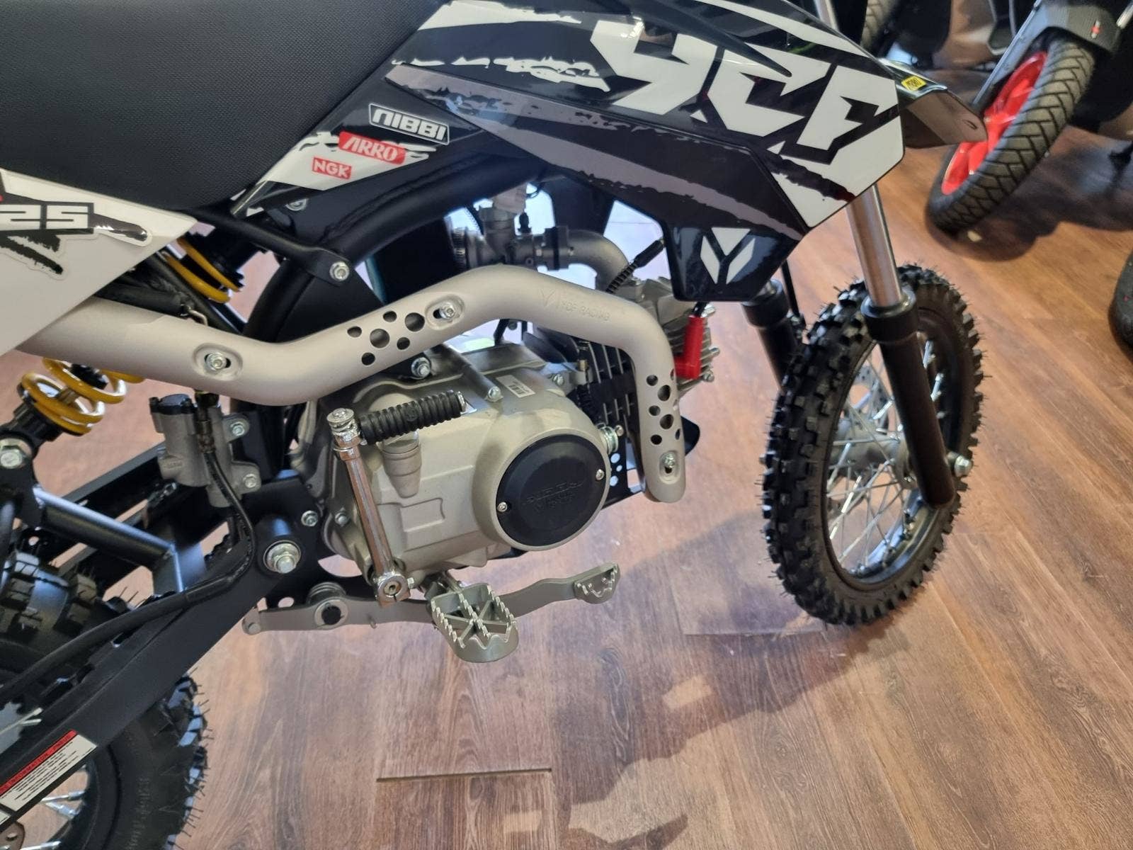 YCF 125 F LITE (NOVÁ, 2023), 32.490 Kč - TipMoto.com
