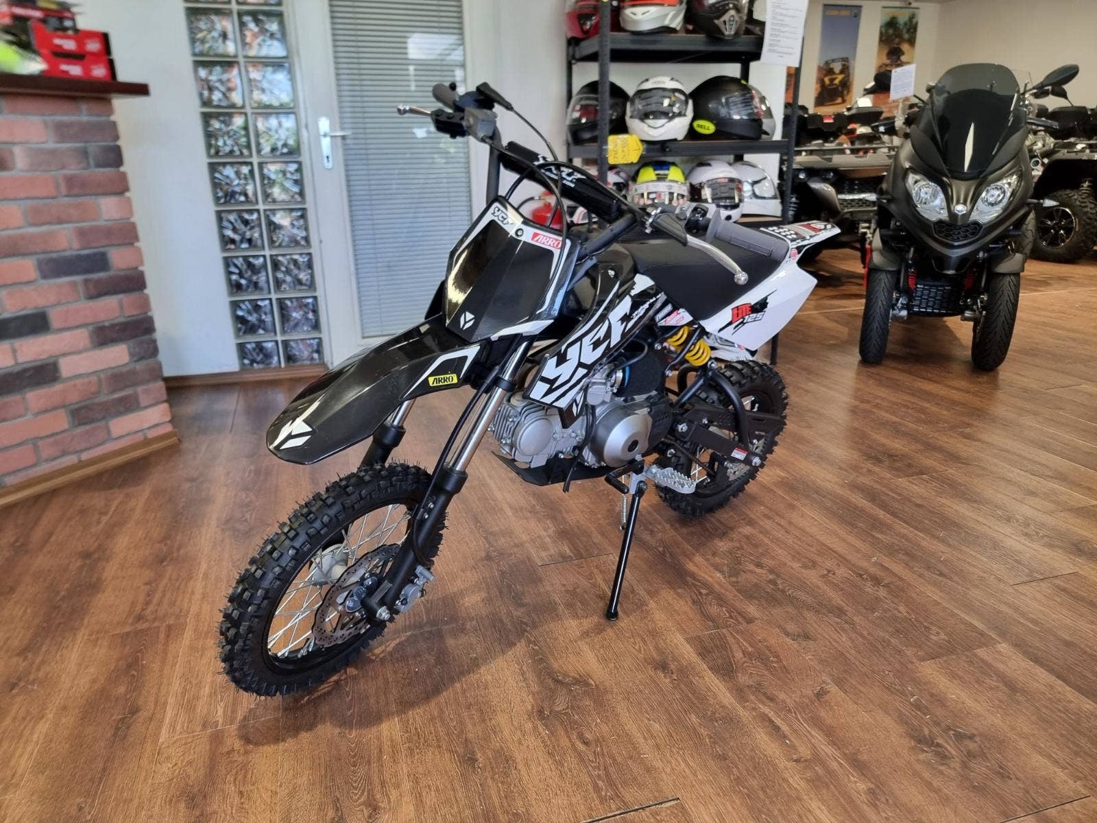 YCF 125 F LITE (NOVÁ, 2023), 32.490 Kč - TipMoto.com