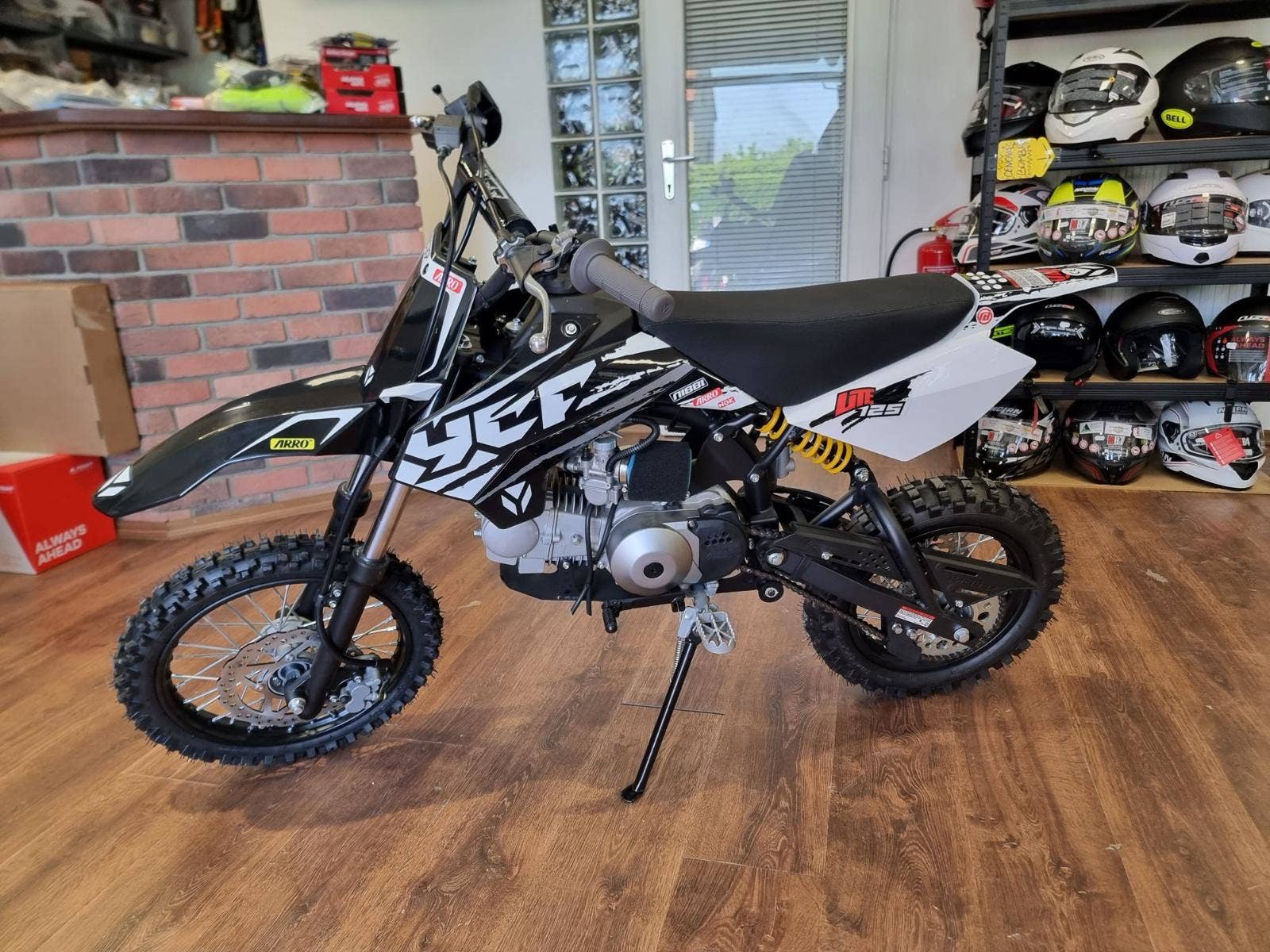 YCF 125 F LITE (NOVÁ, 2023), 32.490 Kč - TipMoto.com