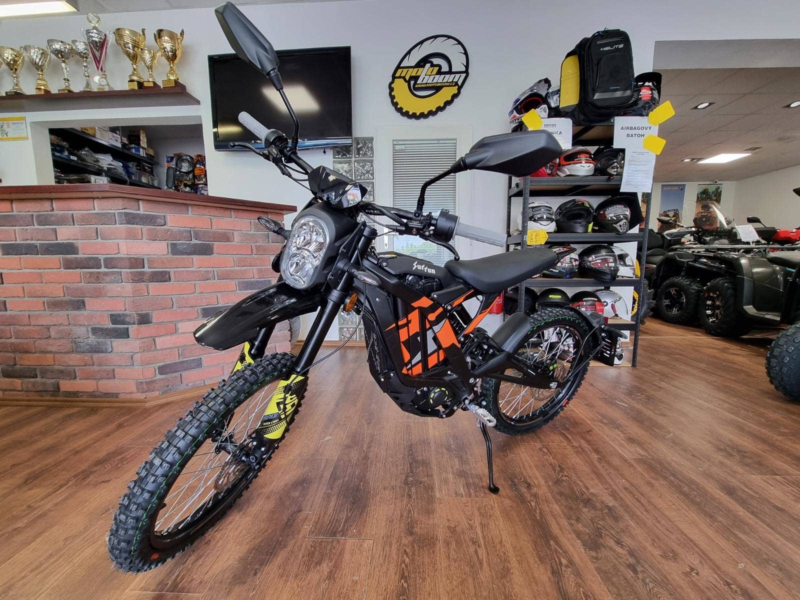 Sur-Ron Light Bee X L1e (NOVÁ, 2025), 135.000 Kč - TipMoto.com