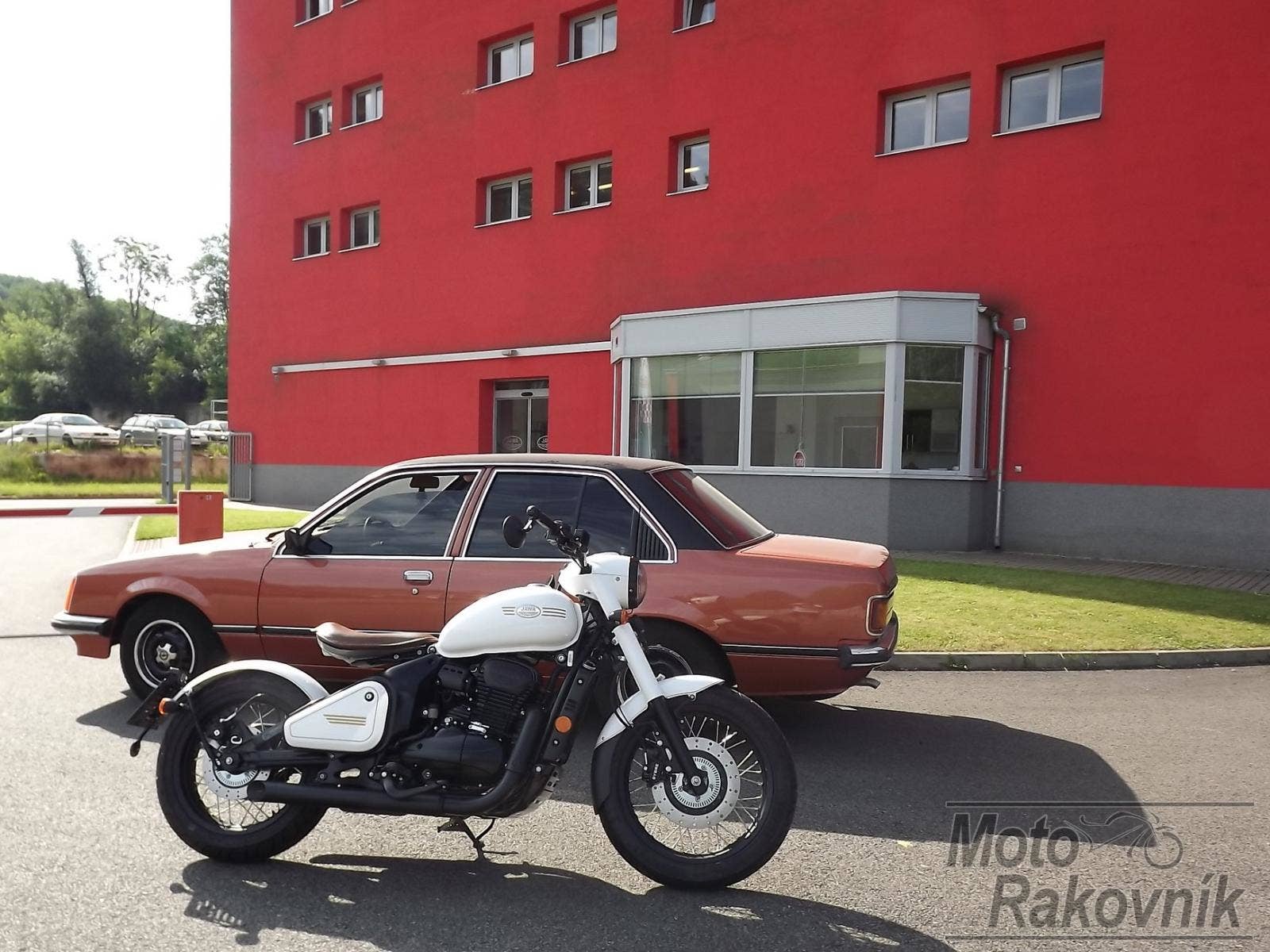 Jawa Perak (NOVÁ), 139.700 Kč - TipMoto.com