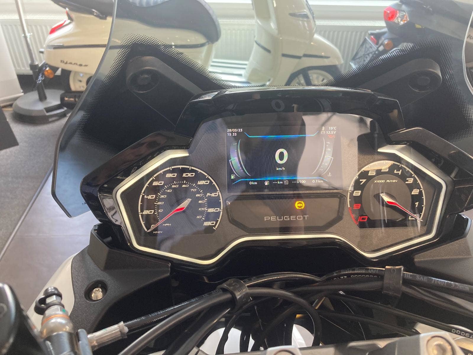 Peugeot XP 400 GT (NOVÁ, 2024), 204.500 Kč - TipMoto.com