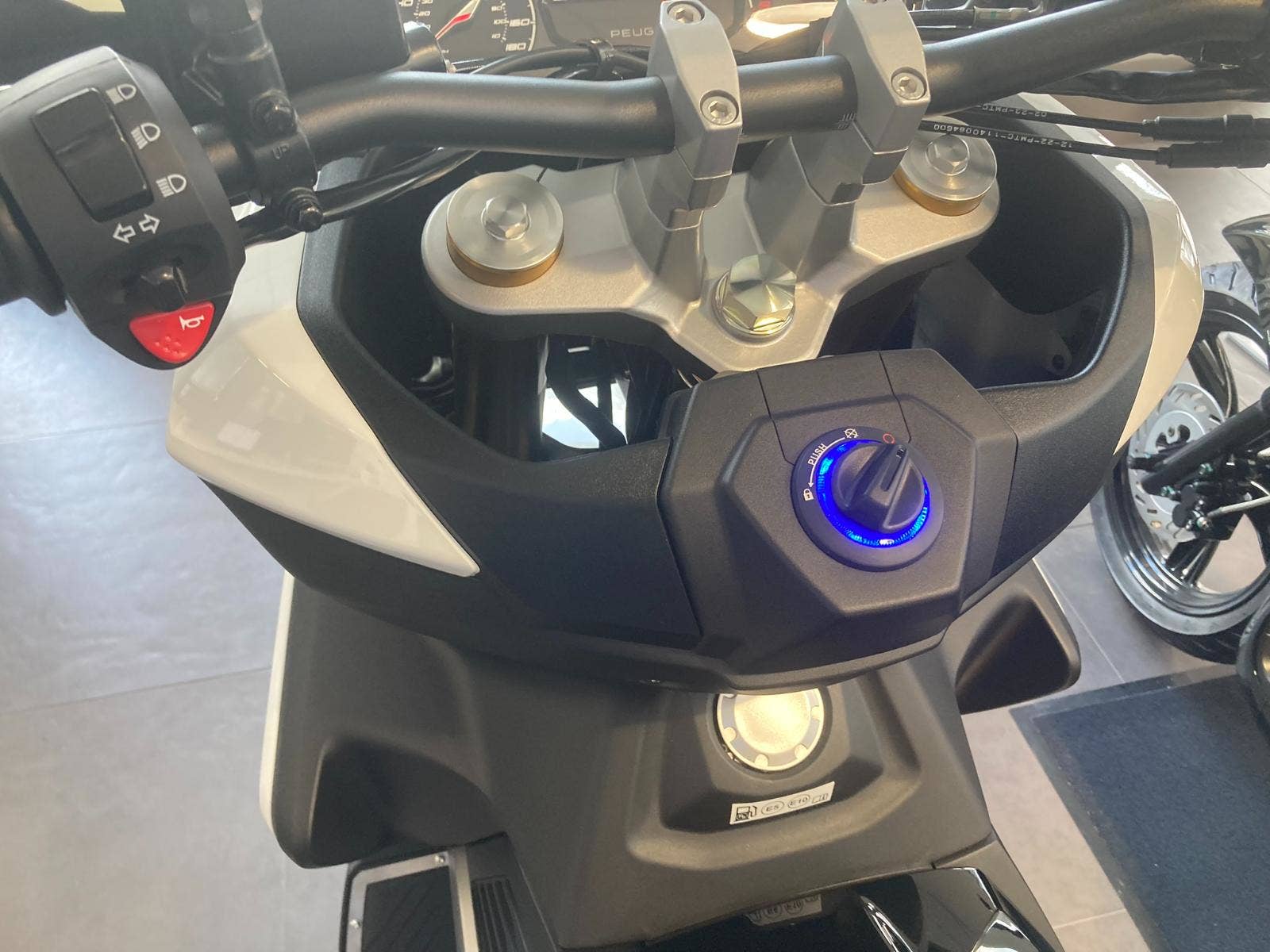 Peugeot XP 400 GT (NOVÁ, 2024), 204.500 Kč - TipMoto.com
