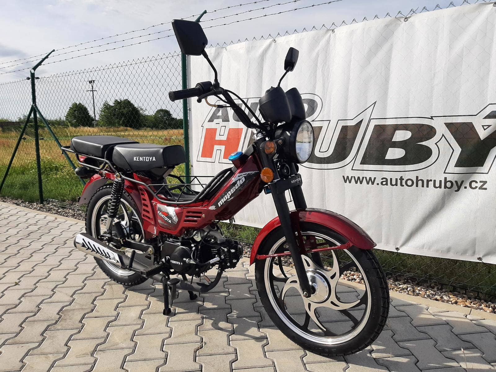 Kentoya MOPEDO 50 4T EURO 5 (NOVÁ, 2023), 28.990 Kč - TipMoto.com