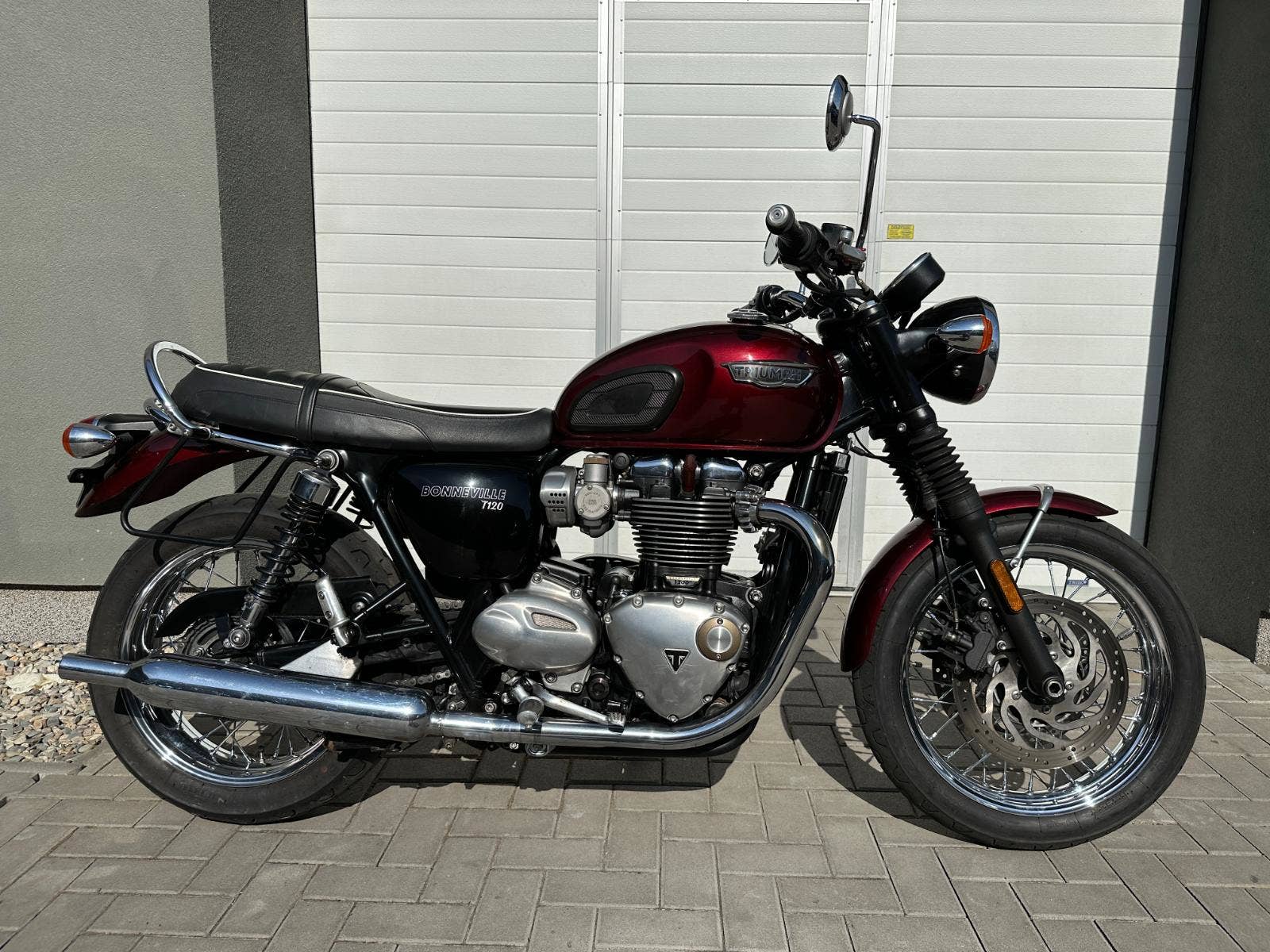 Triumph Bonneville (2017), 145.000 Kč - TipMoto.com