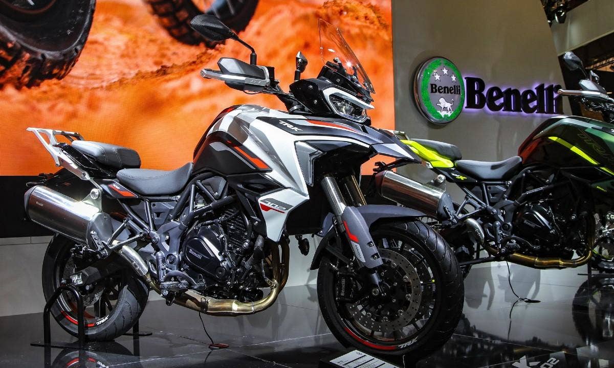 Benelli TRK 702 FOREST GREEN, ANTRACITE GREY (NOVÁ, 2023), 179.990 Kč ...