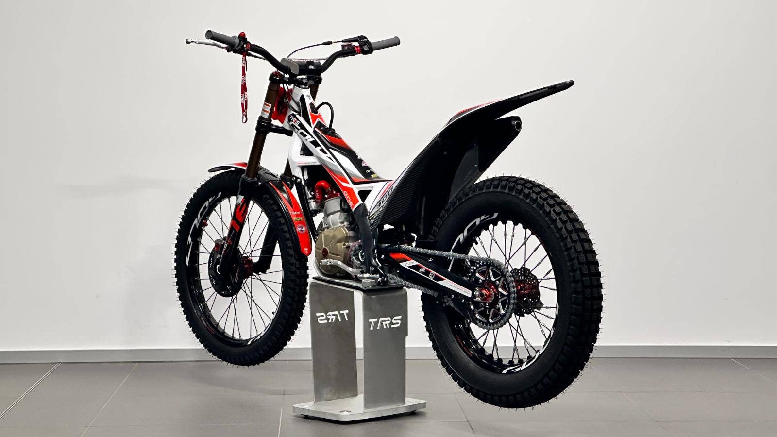 TRS GOLD 300 model 2023 (NOVÁ, 2023), 189.000 Kč - TipMoto.com