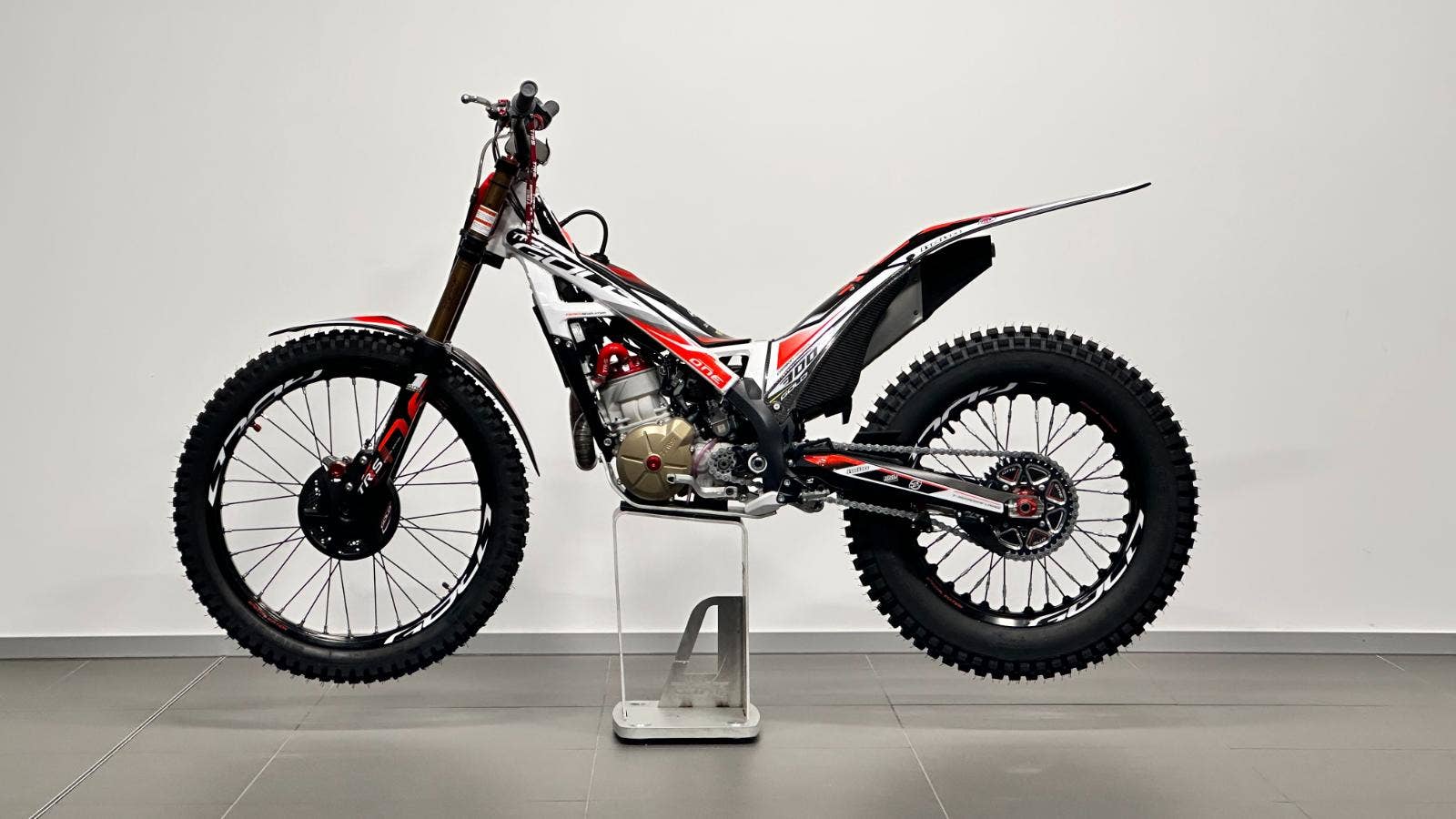 TRS GOLD 300 model 2023 (2023), 157.000 Kč - TipMoto.com