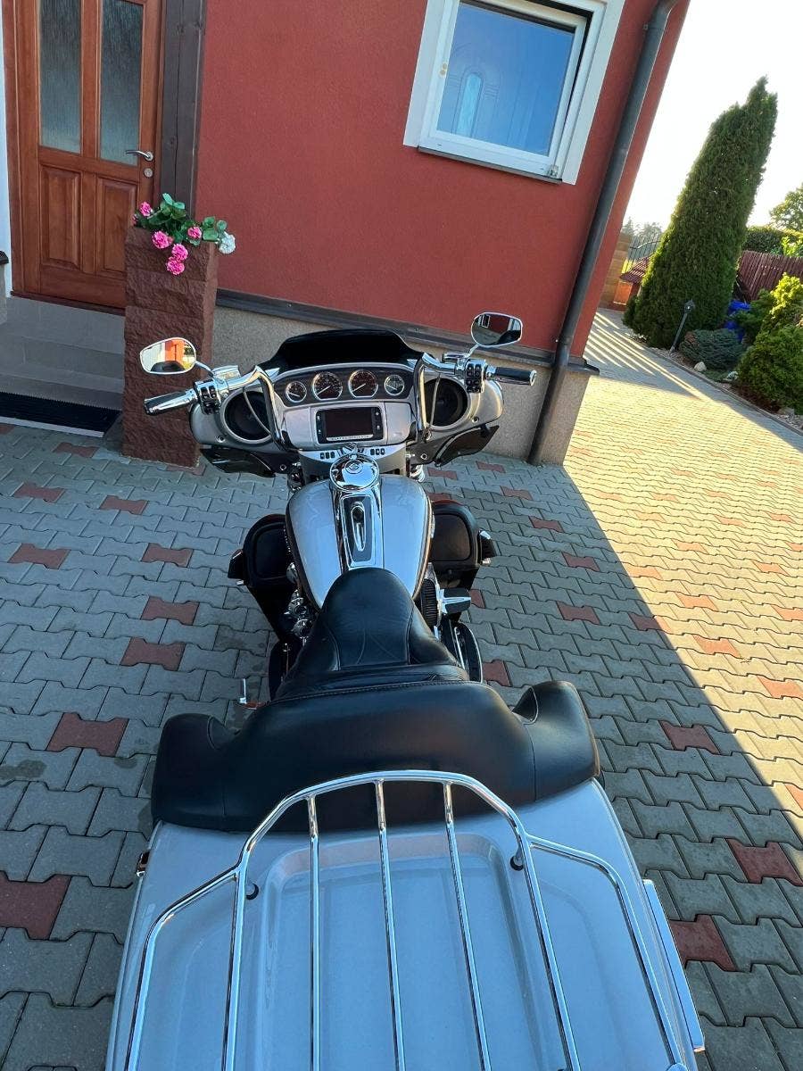 Harley-Davidson FLHTCUSE Screamin Eagle Ultra Classic Electra Glide ...