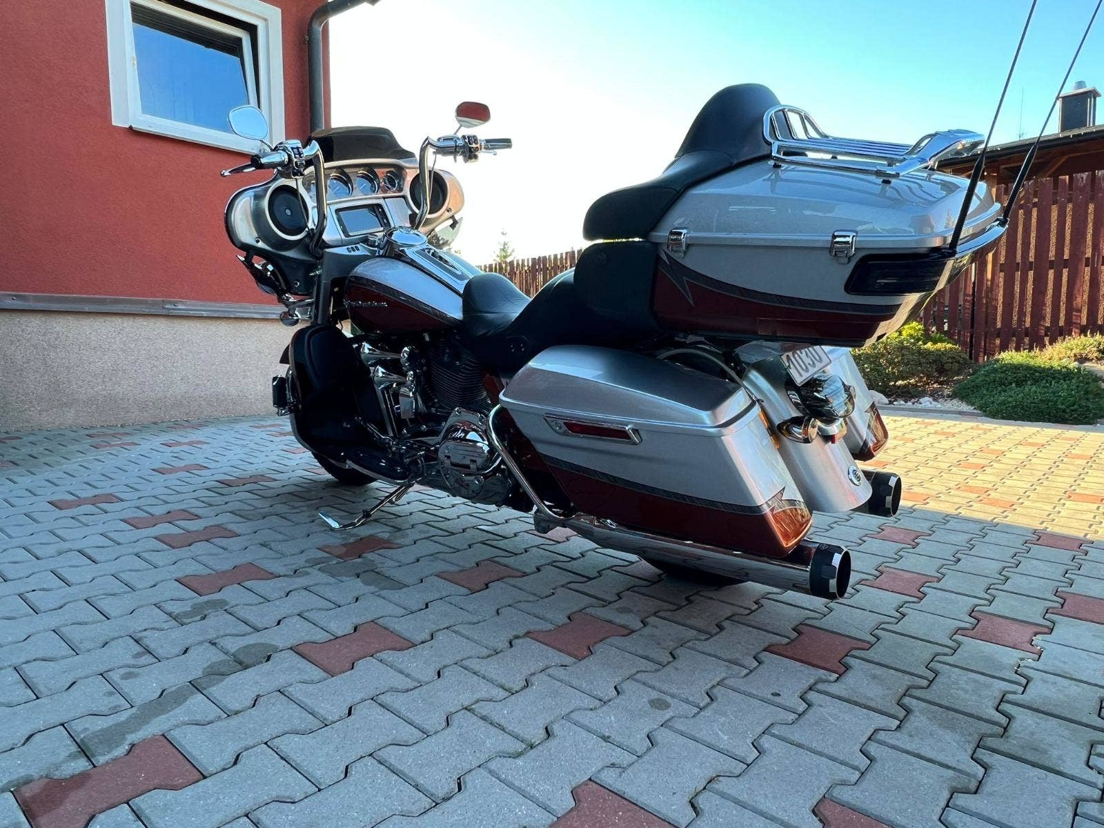 Harley-Davidson FLHTCUSE Screamin Eagle Ultra Classic Electra Glide ...