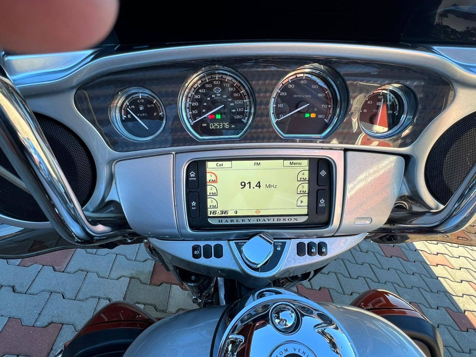 Harley-Davidson FLHTCUSE Screamin Eagle Ultra Classic Electra Glide ...