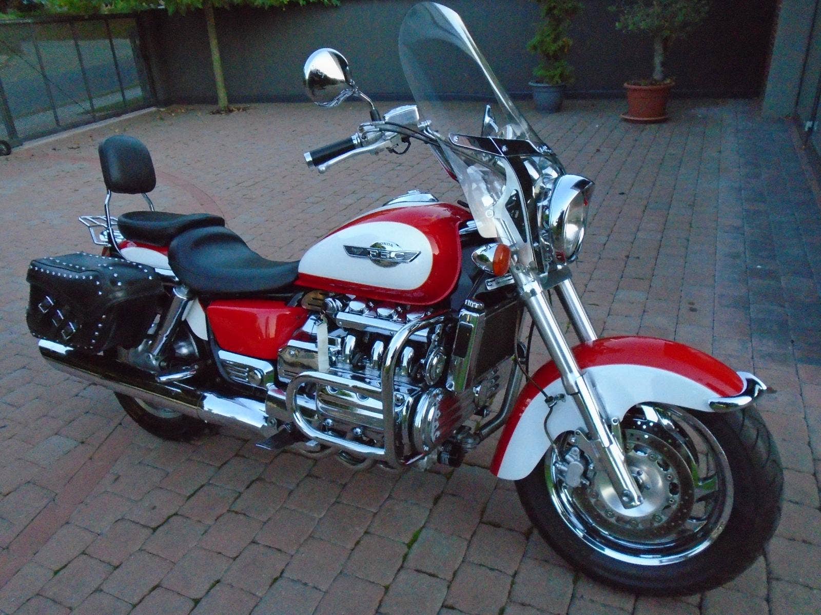 Honda F6C Valkyrie (1998), 200.000 Kč - TipMoto.com