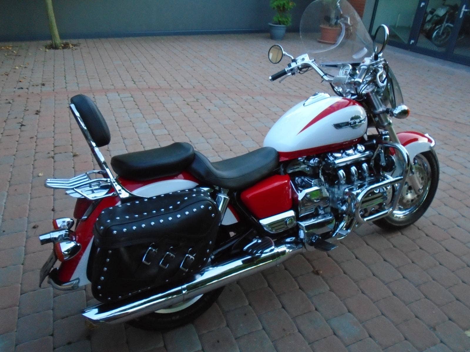 Honda F6C Valkyrie (1998), 200.000 Kč - TipMoto.com