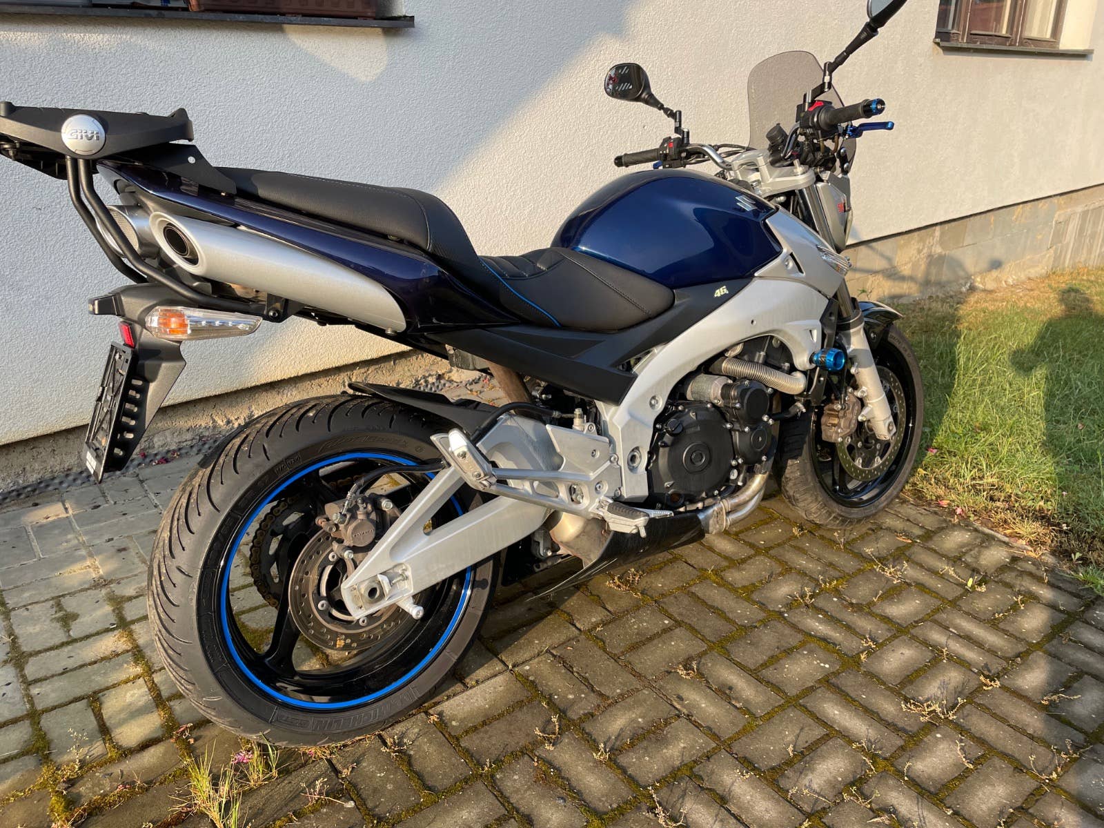 Suzuki GSR 600 (2006), 59.000 Kč - TipMoto.com