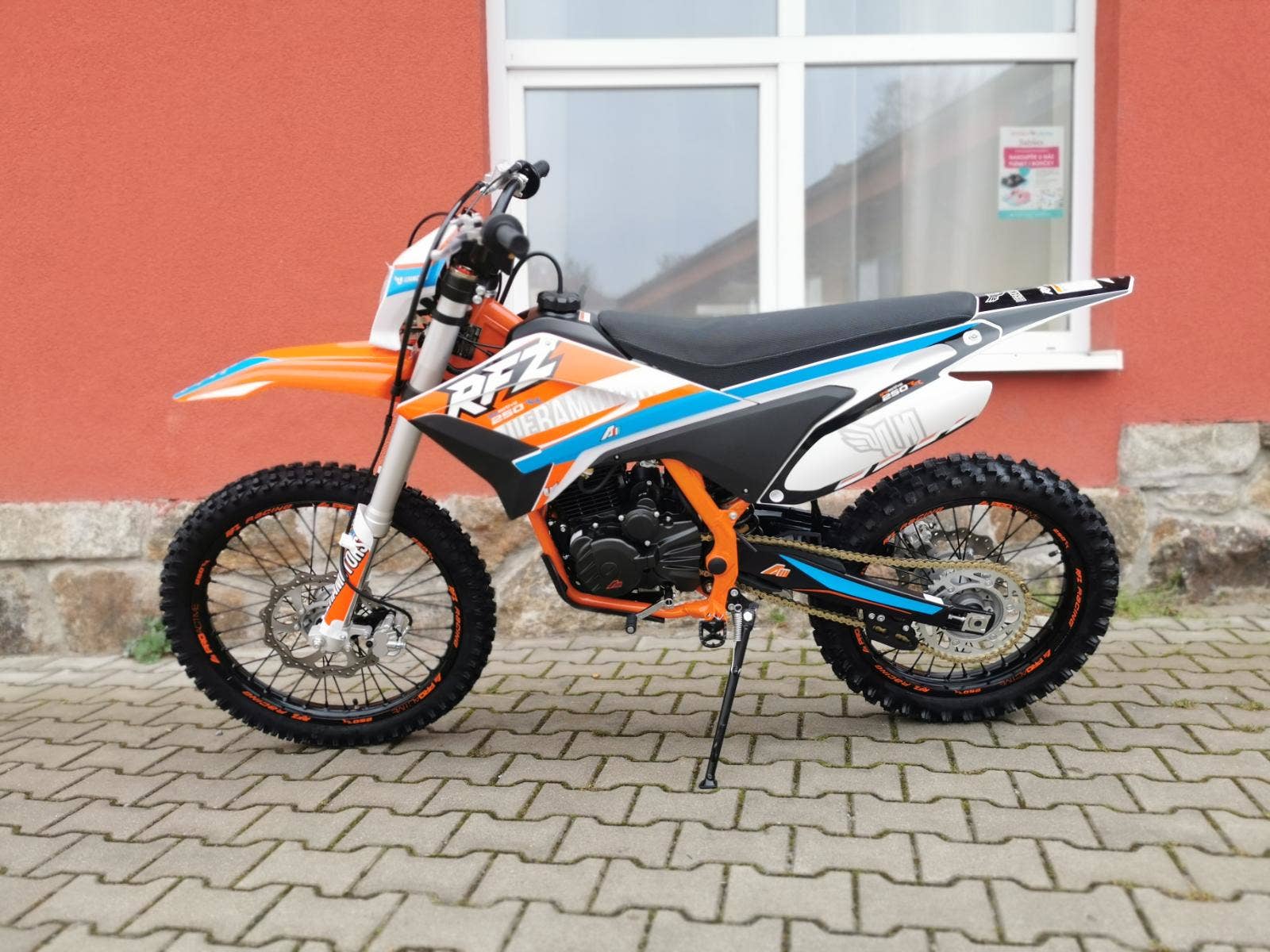 Leramotors Apollo Thunder 250cc, kola 21/18. Oranžová, Skladem (NOVÁ ...