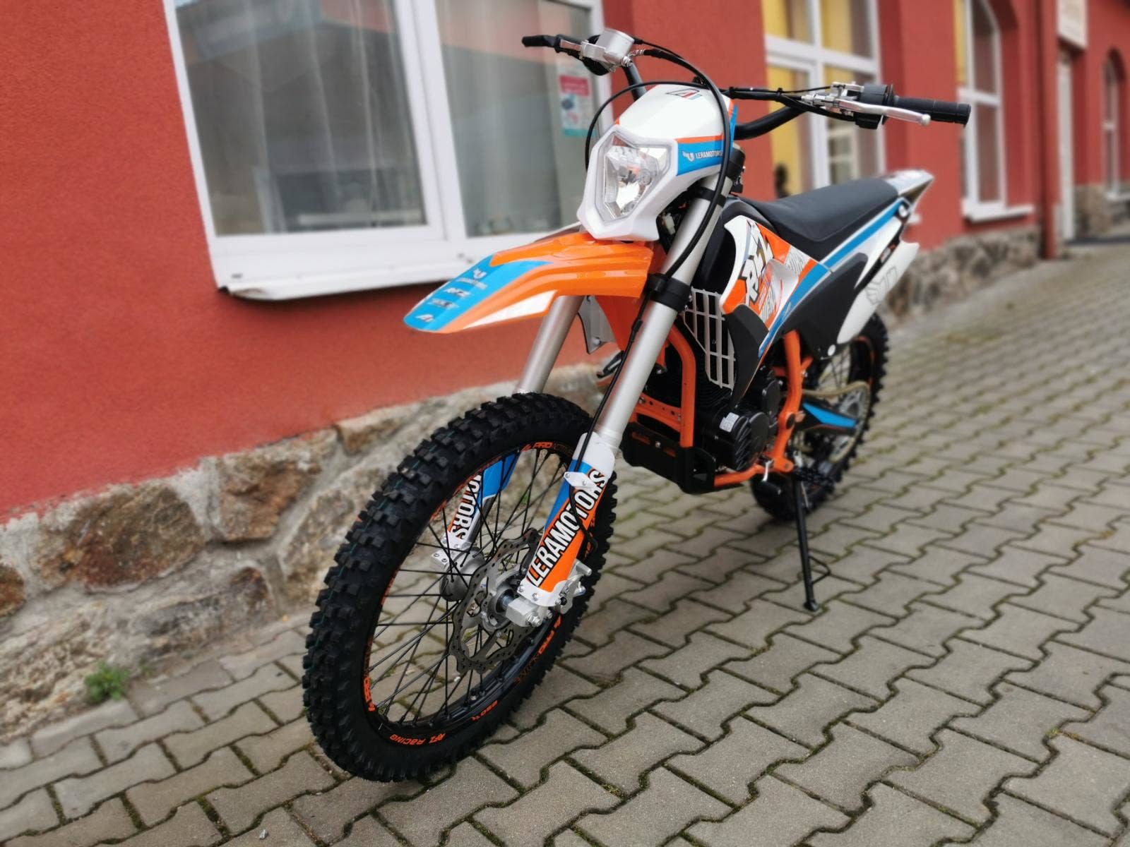 Leramotors Apollo Thunder 250cc, kola 21/18. Oranžová, Skladem (NOVÁ ...