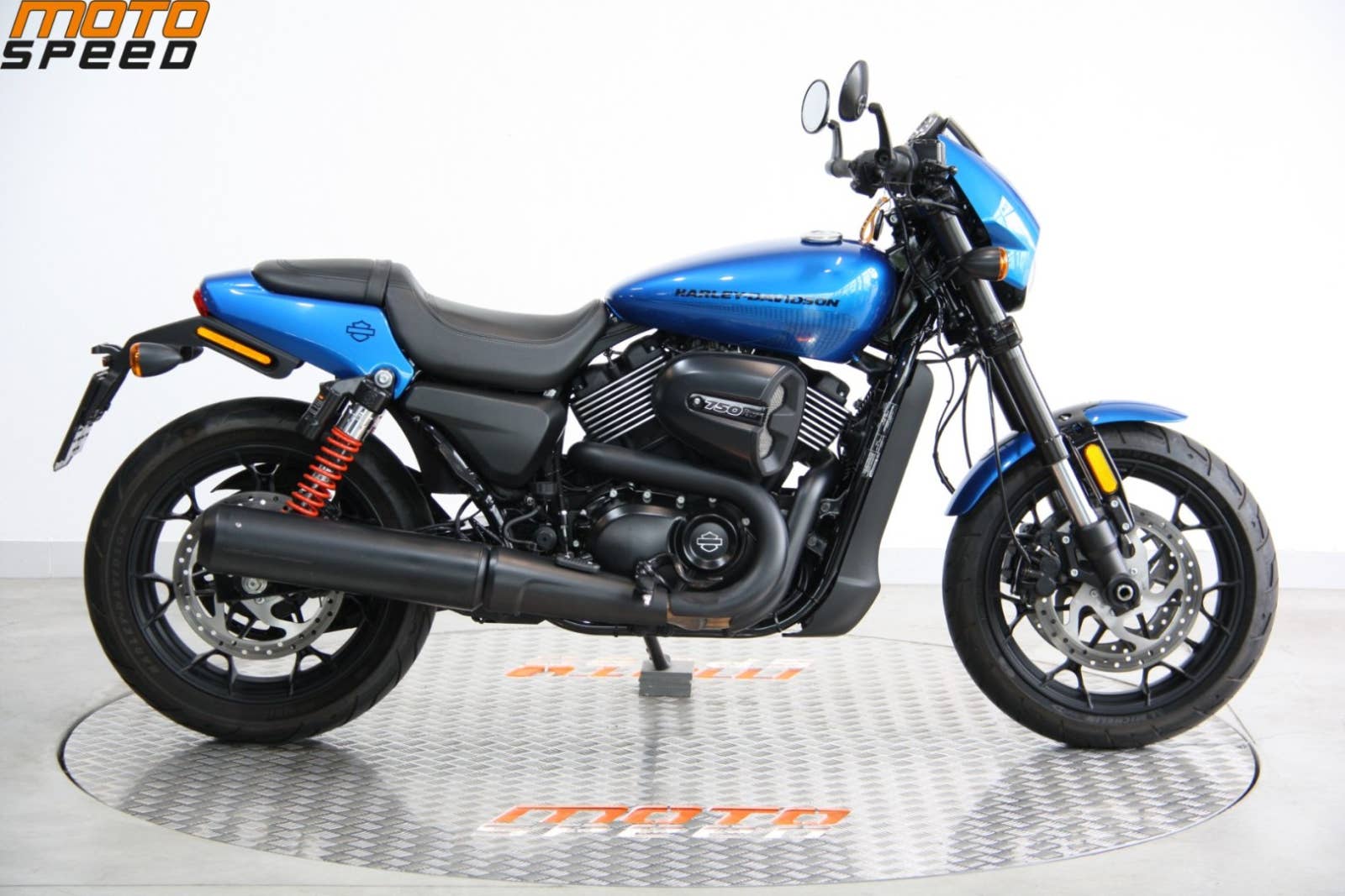 Harley-Davidson XG750A Street Rod (2018), 149.000 Kč - TipMoto.com