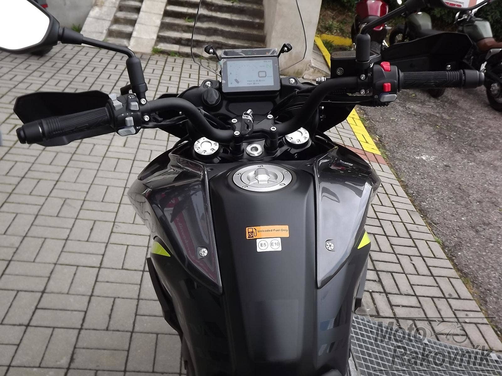 Benelli TRK 702 X - Kufry zdarma (NOVÁ), 189.990 Kč - TipMoto.com