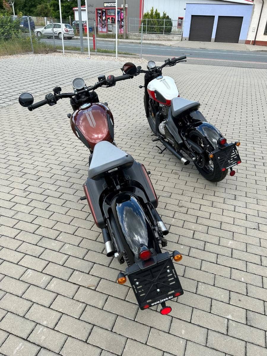 Jawa BOBBER 42 (NOVÁ, 2024), 144.880 Kč - TipMoto.com