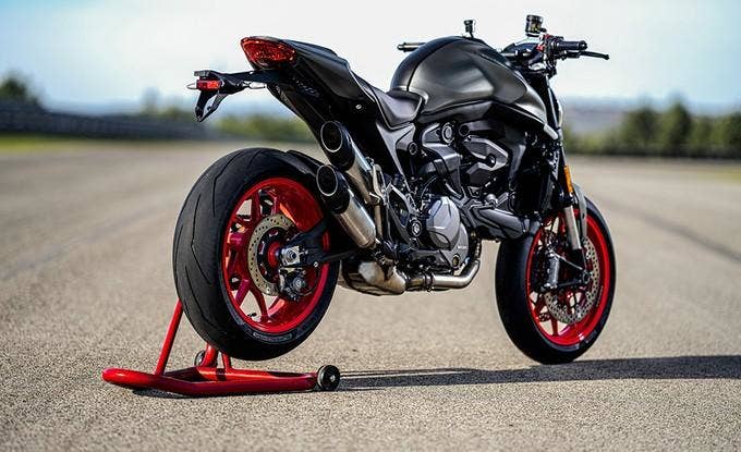 Ducati Monster Plus - Akční nabídka BONUS 20.000.- bílá (NOVÁ, 2024 ...