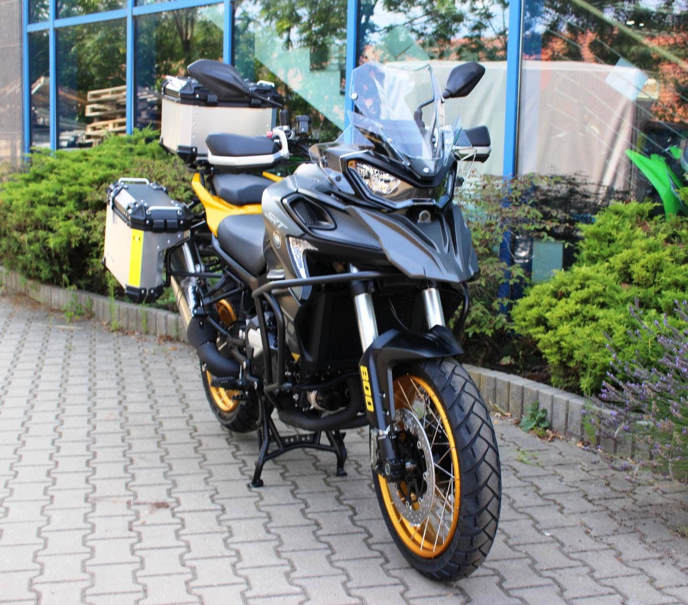 QJ Motor SRT 800 SX 2024-model SLEVA (NOVÁ, 2024), 204.900 Kč - TipMoto.com