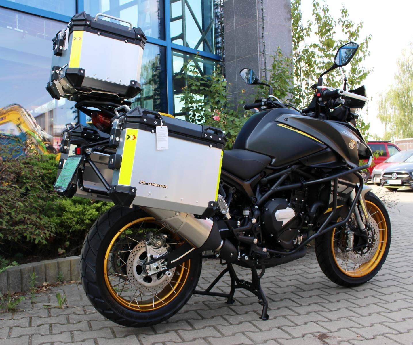 QJ Motor SRT 800 SX 2024-model SLEVA (NOVÁ, 2024), 204.900 Kč - TipMoto.com