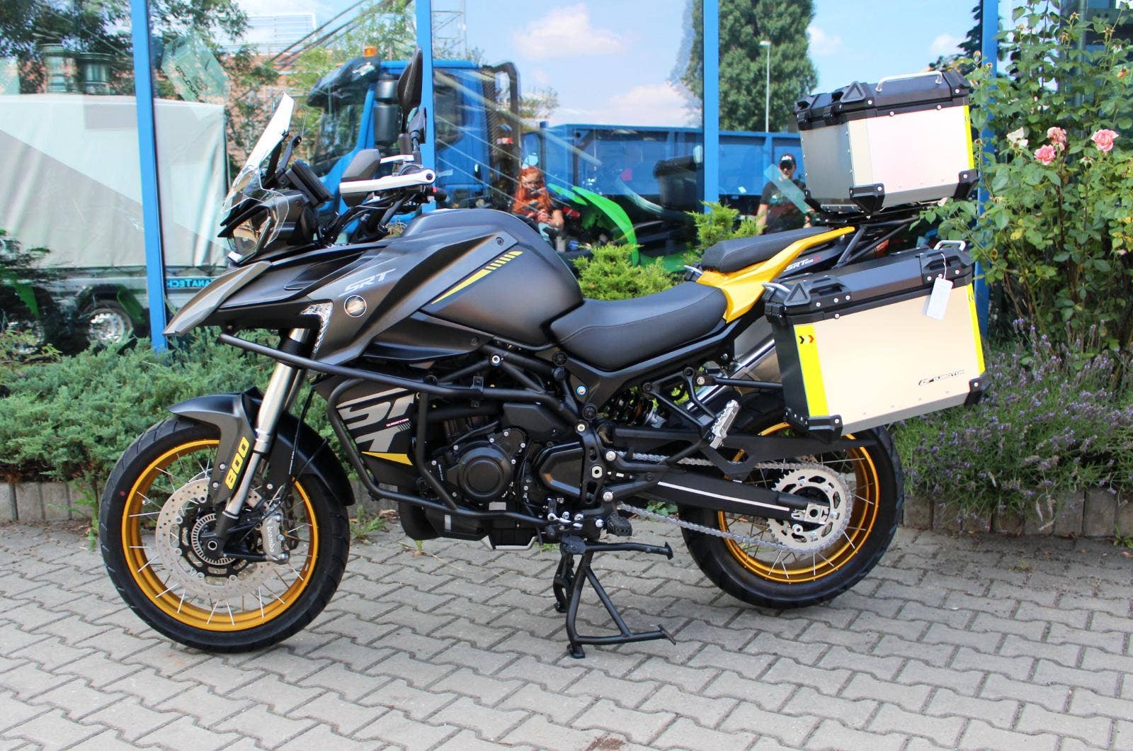 QJ Motor SRT 800 SX 2024-model SLEVA (NOVÁ, 2024), 204.900 Kč - TipMoto.com