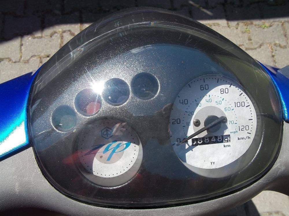 Piaggio Zip 100, 12.000 Kč - TipMoto.com