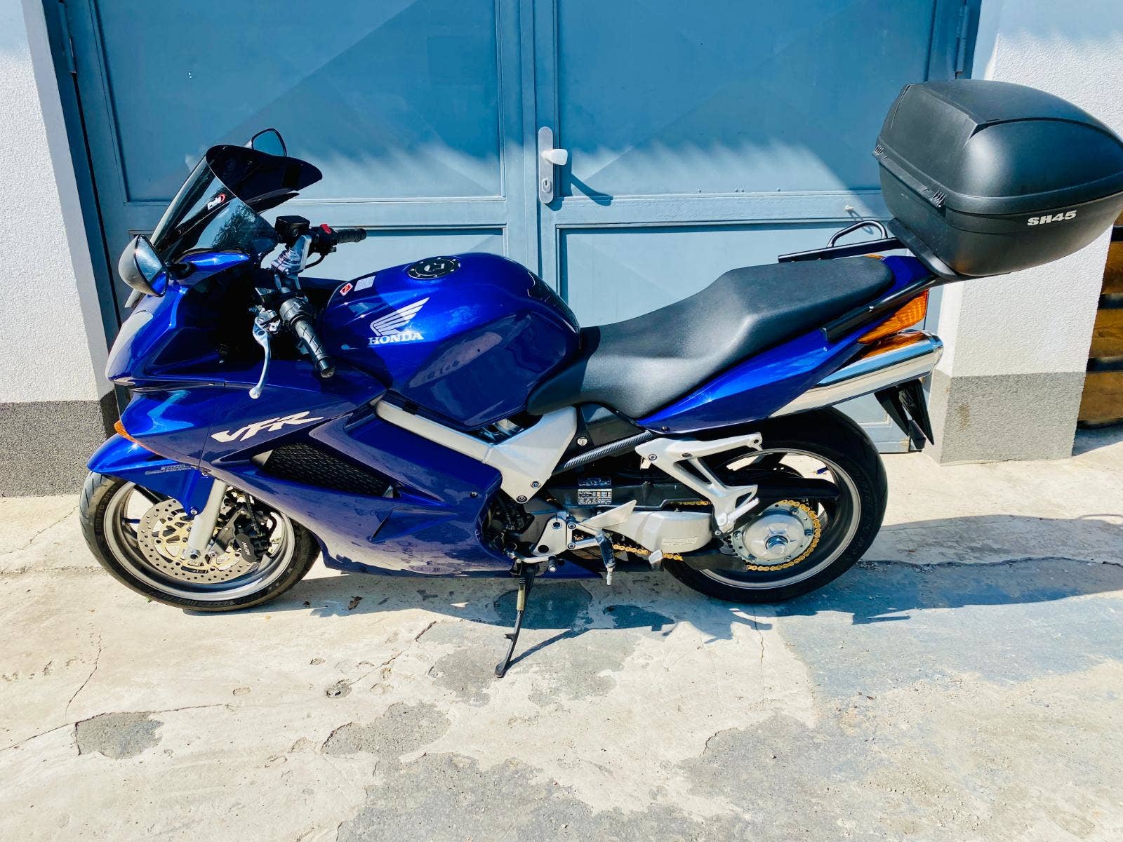 Honda VFR 800 VTEC (2004), 59.999 Kč - TipMoto.com