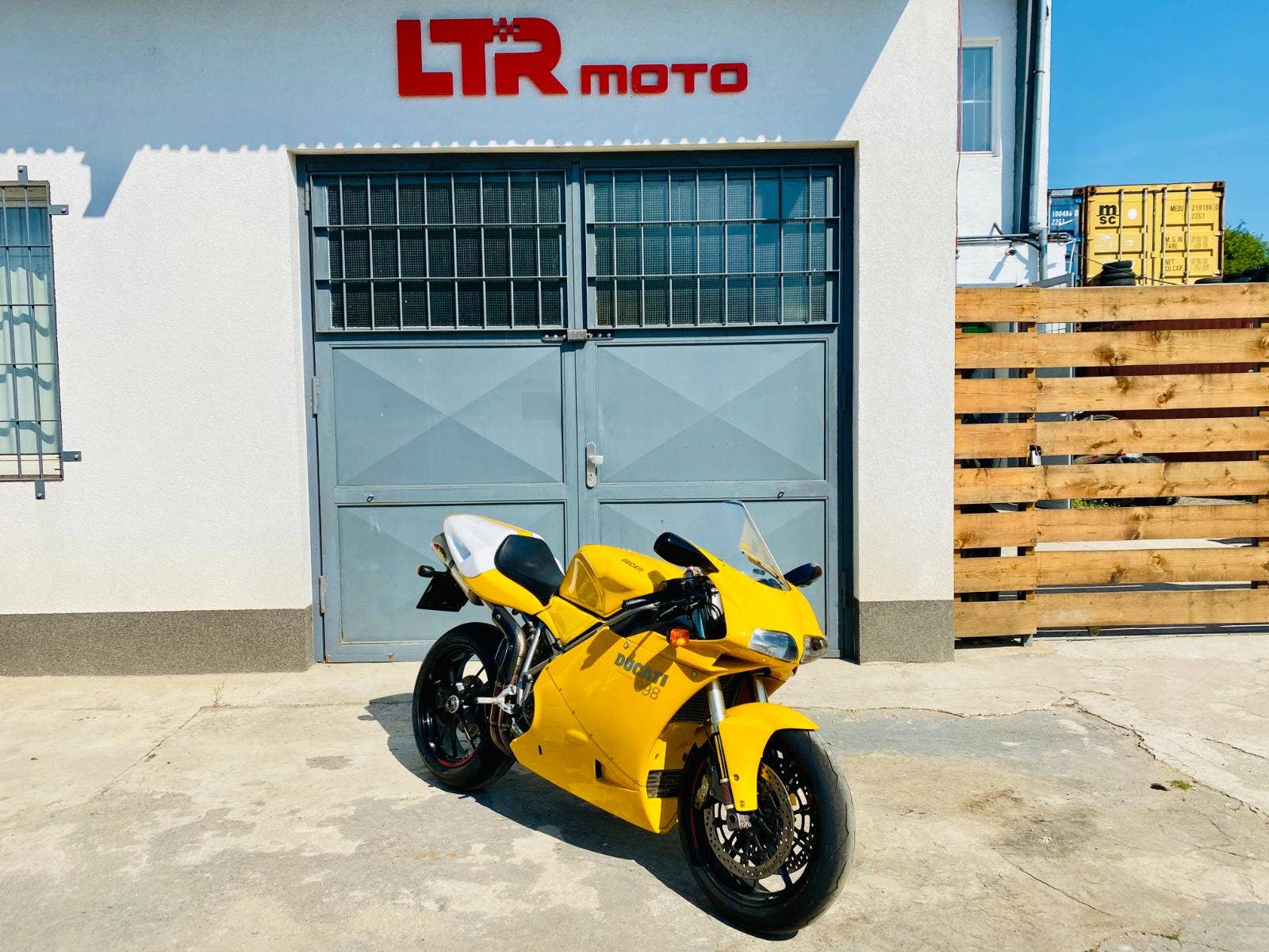 Ducati 998 (2002), 349.999 Kč - TipMoto.com