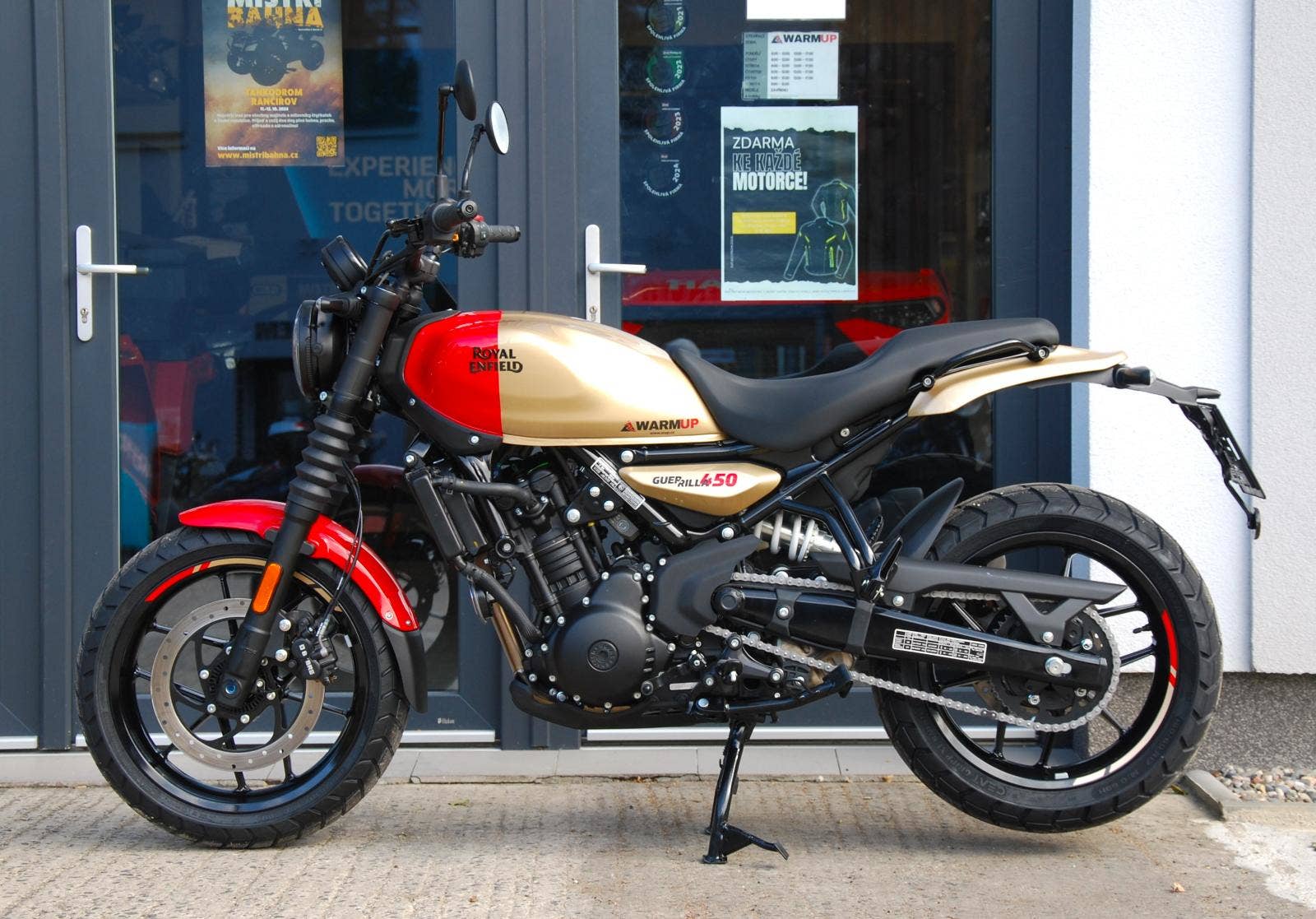 Royal Enfield Guerrilla 450 GOLD DIP - AKCE, dárek ZDARMA (NOVÁ, 2025 ...