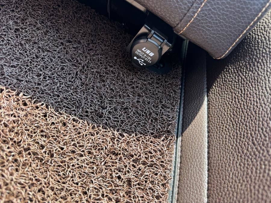 SWM - SIDECAR 520 - CREAM (NOVÁ, 2024), 259.990 Kč - TipMoto.com