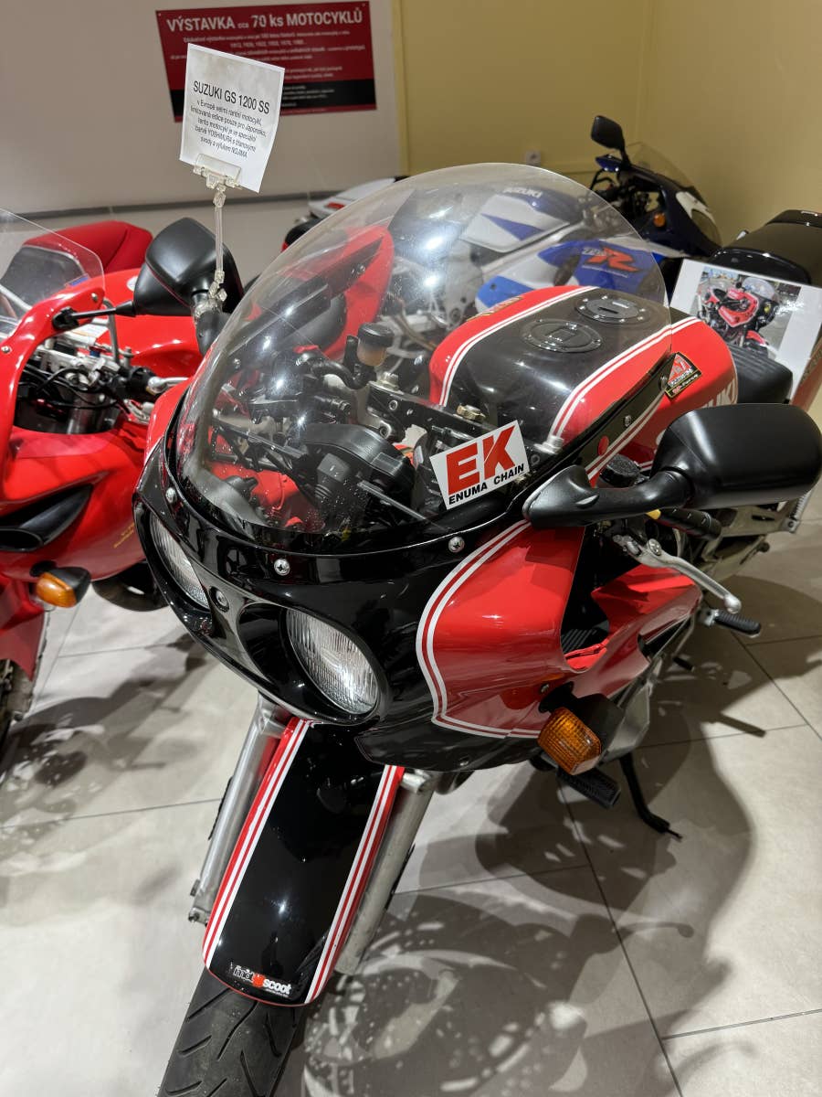 Suzuki GS 1200 SS (2002) - TipMoto.com