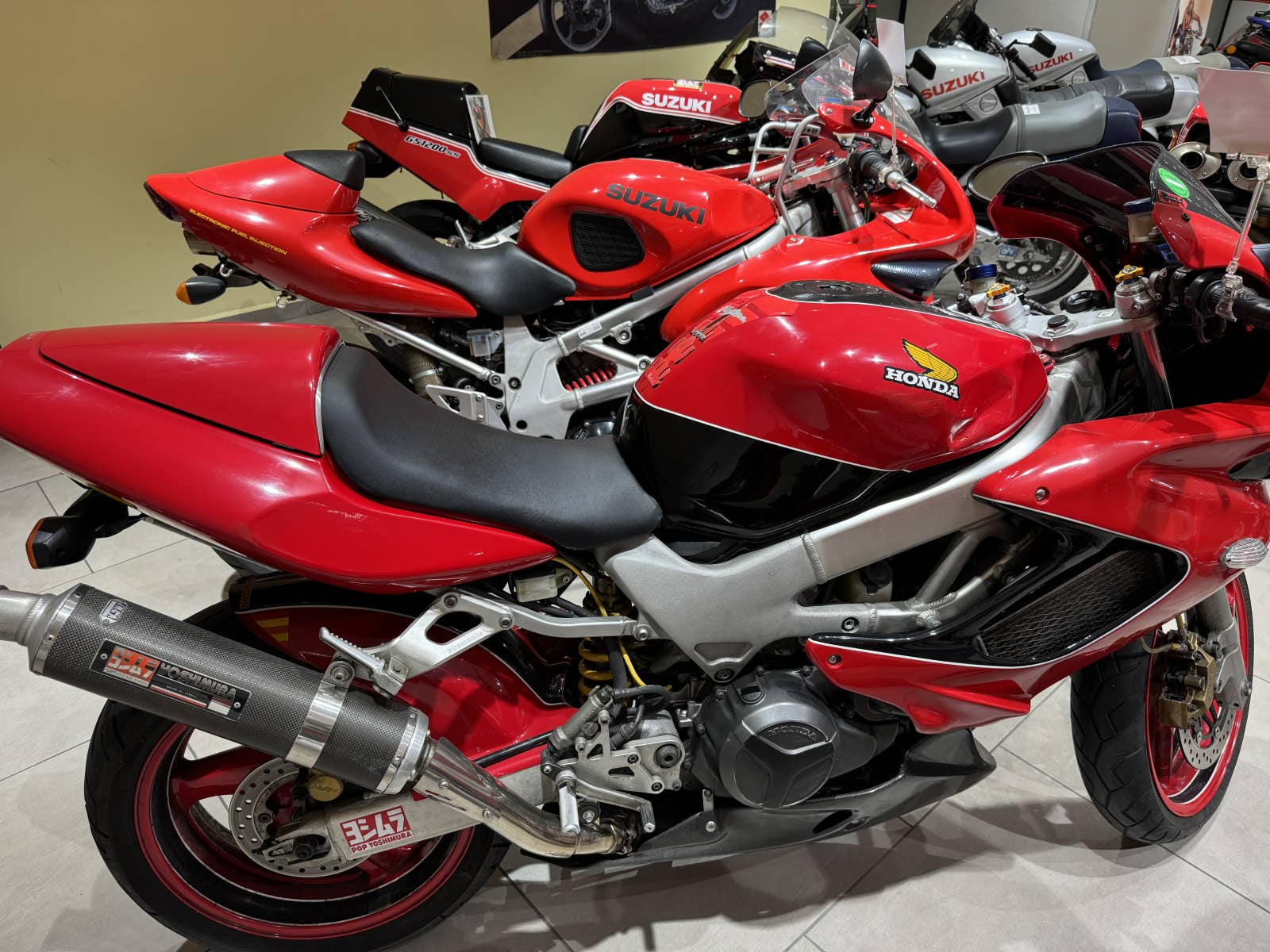 Honda VTR 1000 F FireStorm (1999) - TipMoto.com